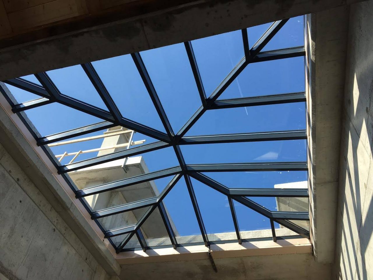 Verrière de Toit - Solutions en Aluminium sur Mesure | Verrière Pro